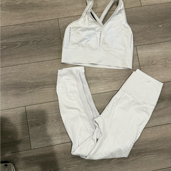 ALO Yoga | Pants & Jumpsuits | Alo Yoga White Activewear Set | Poshmark